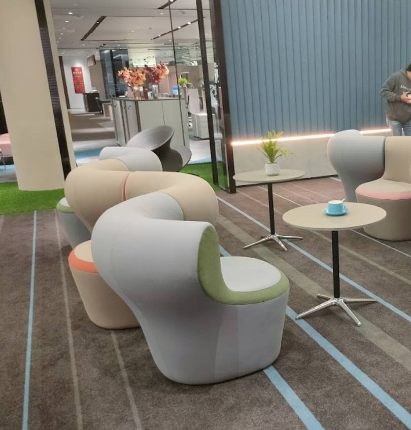 Barista Low-Height Lounge Table - Modern Collaborative Meeting Table